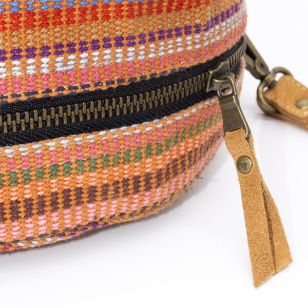 Woven - Damen Tasche Umhängetasche Rundtasche Woven Lea Round Side Bag ...