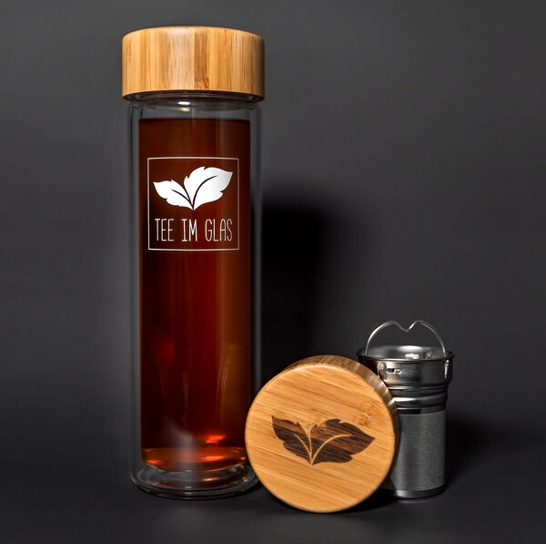 Tee im Glas - Glas-Thermoflasche mit Teesieb und Bambusdeckel ...