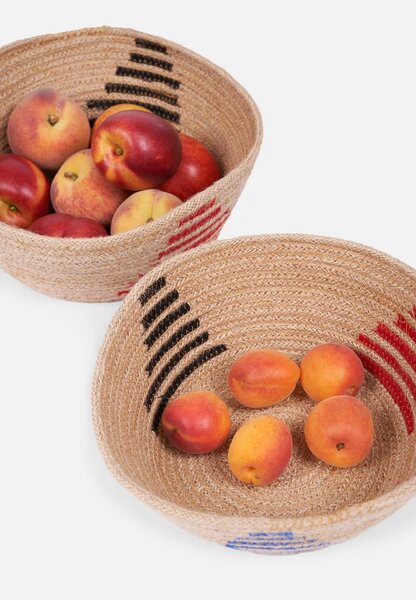 FOLKDAYS - Flacher Korb aus Jute mit Streifen | Avocadostore