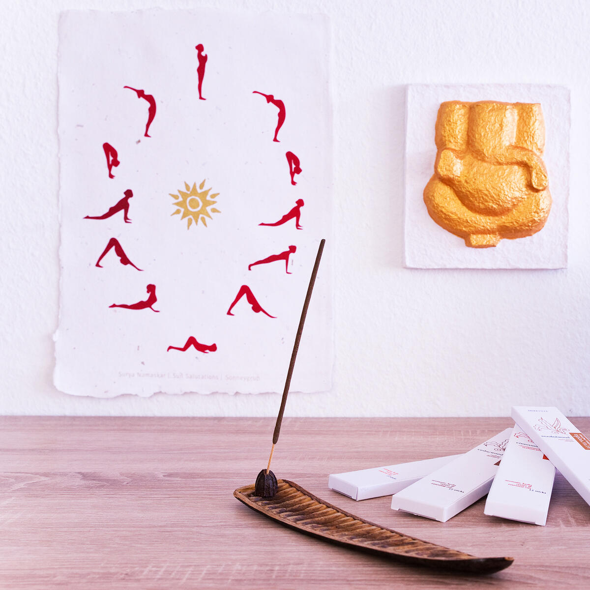 Sundara - Yoga-Poster Sonnengruß aus handgeschöpftem Papier | Avocadostore