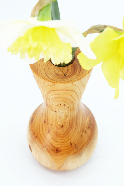 nest-gestaltung - Tischvase aus heimischem Eibenholz | Avocadostore