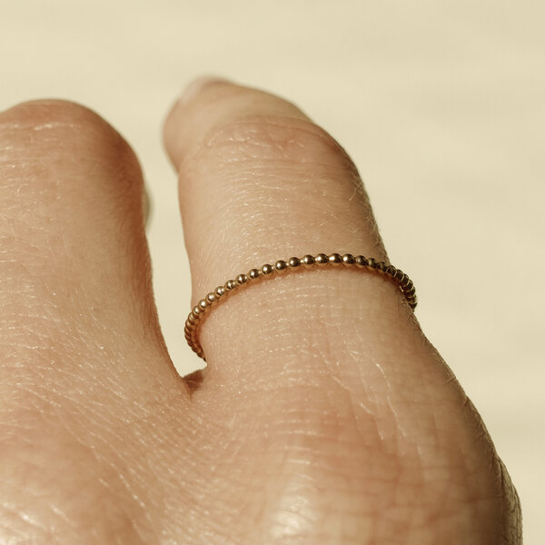 ST'ATOUR - ALEXIA – dünner Kugelring | Avocadostore