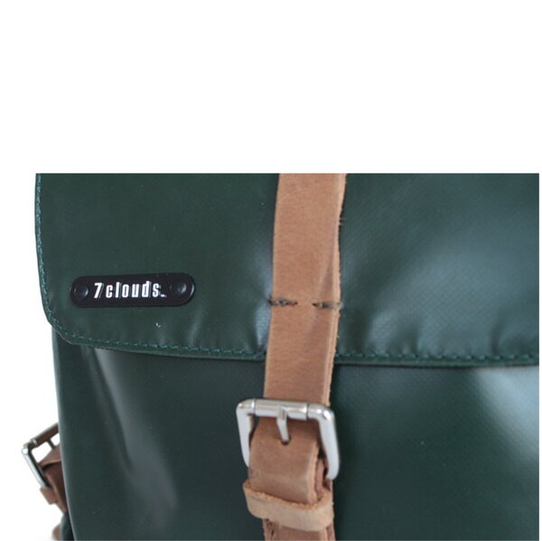 7clouds - Umhängetasche Nechel 7.1 jungle green aus wasserfestem ...